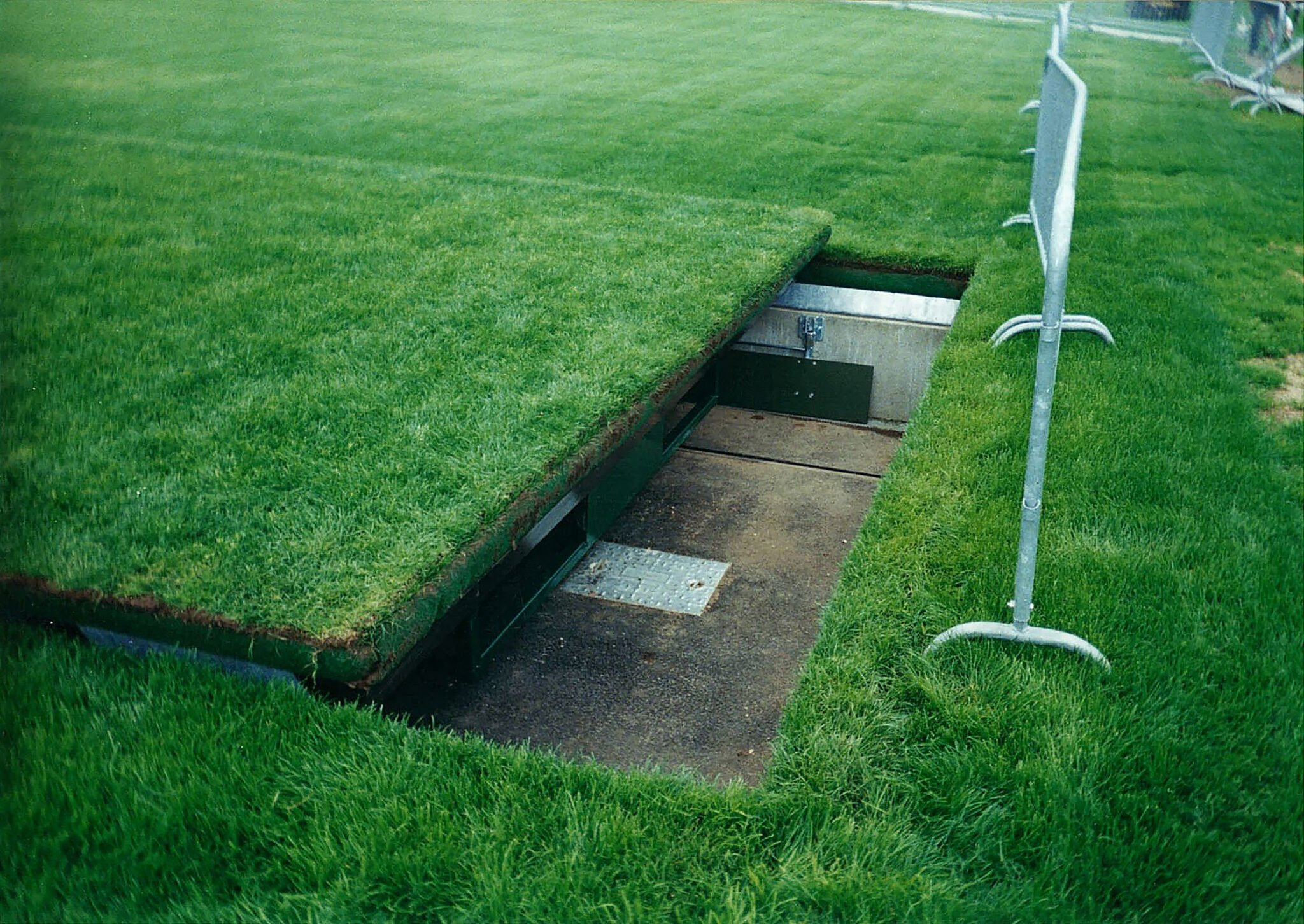 Ascot Racecourse Moveable Turf Crossing - ARX | Kinetic Architecture ...