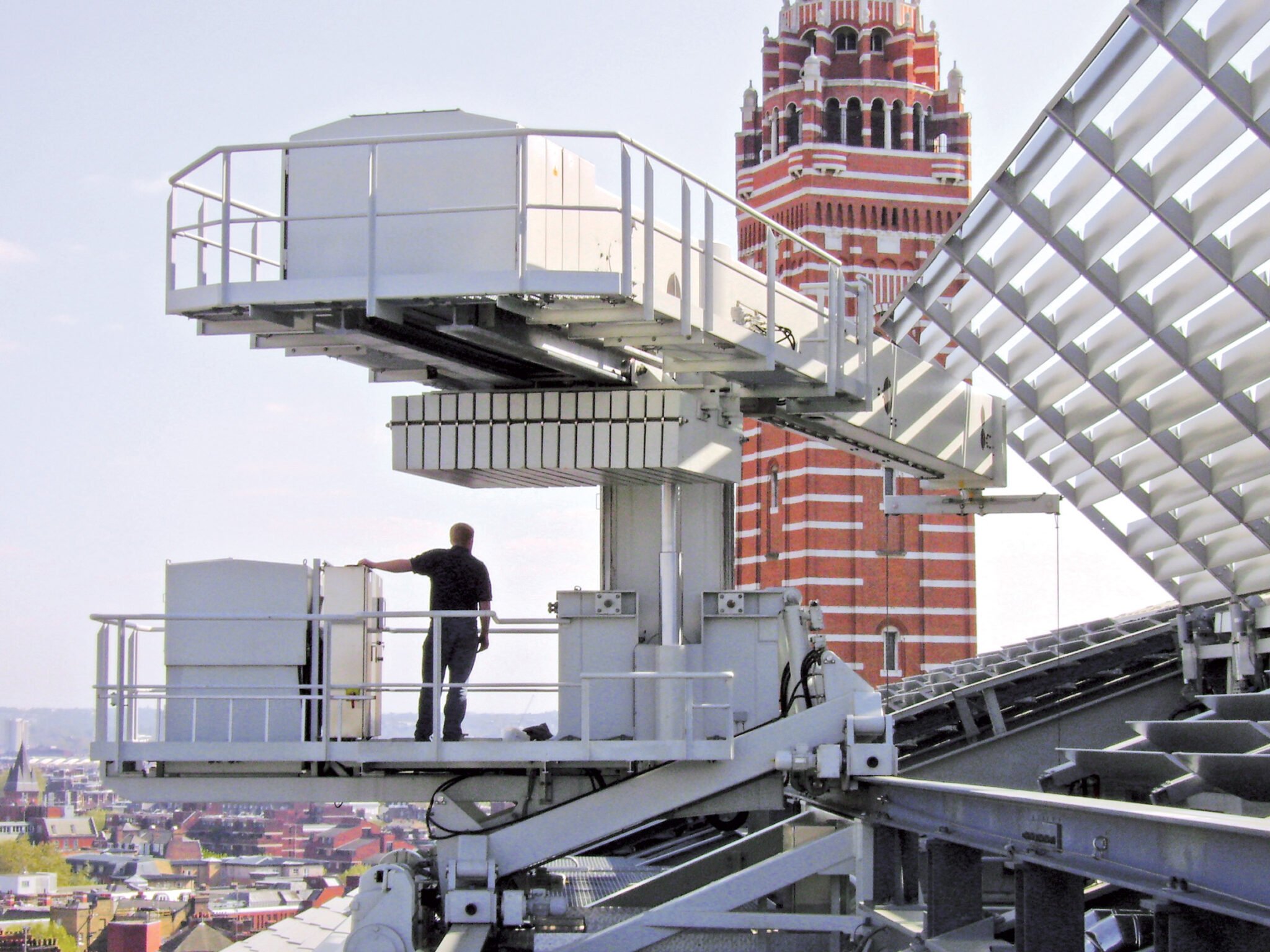 Bespoke 32-Metre Telescopic Jib Crane Deployment Solution - ARX ...