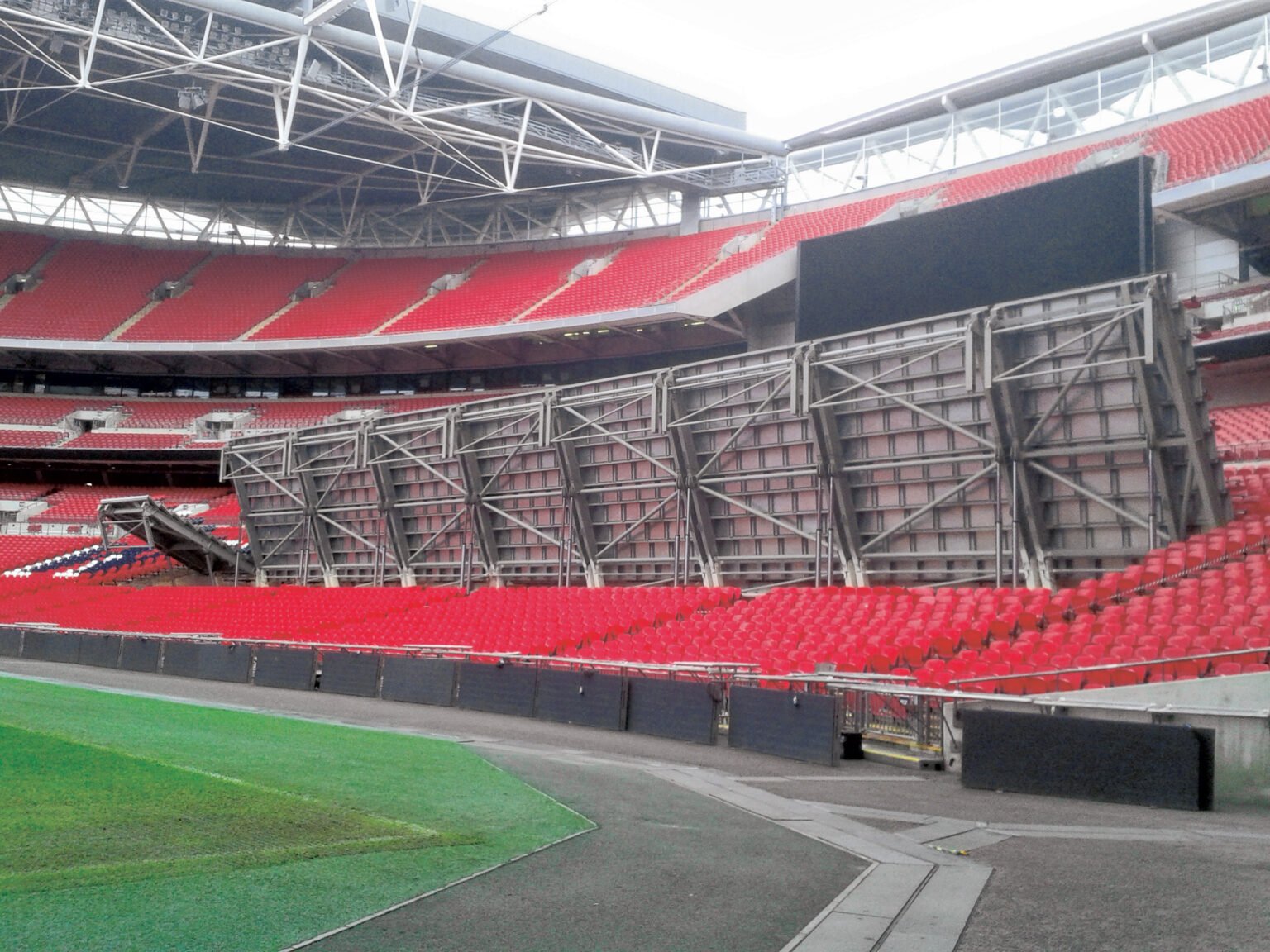 Wembley & Tottenham Hotspur: Retractable Seating - ARX | Kinetic ...